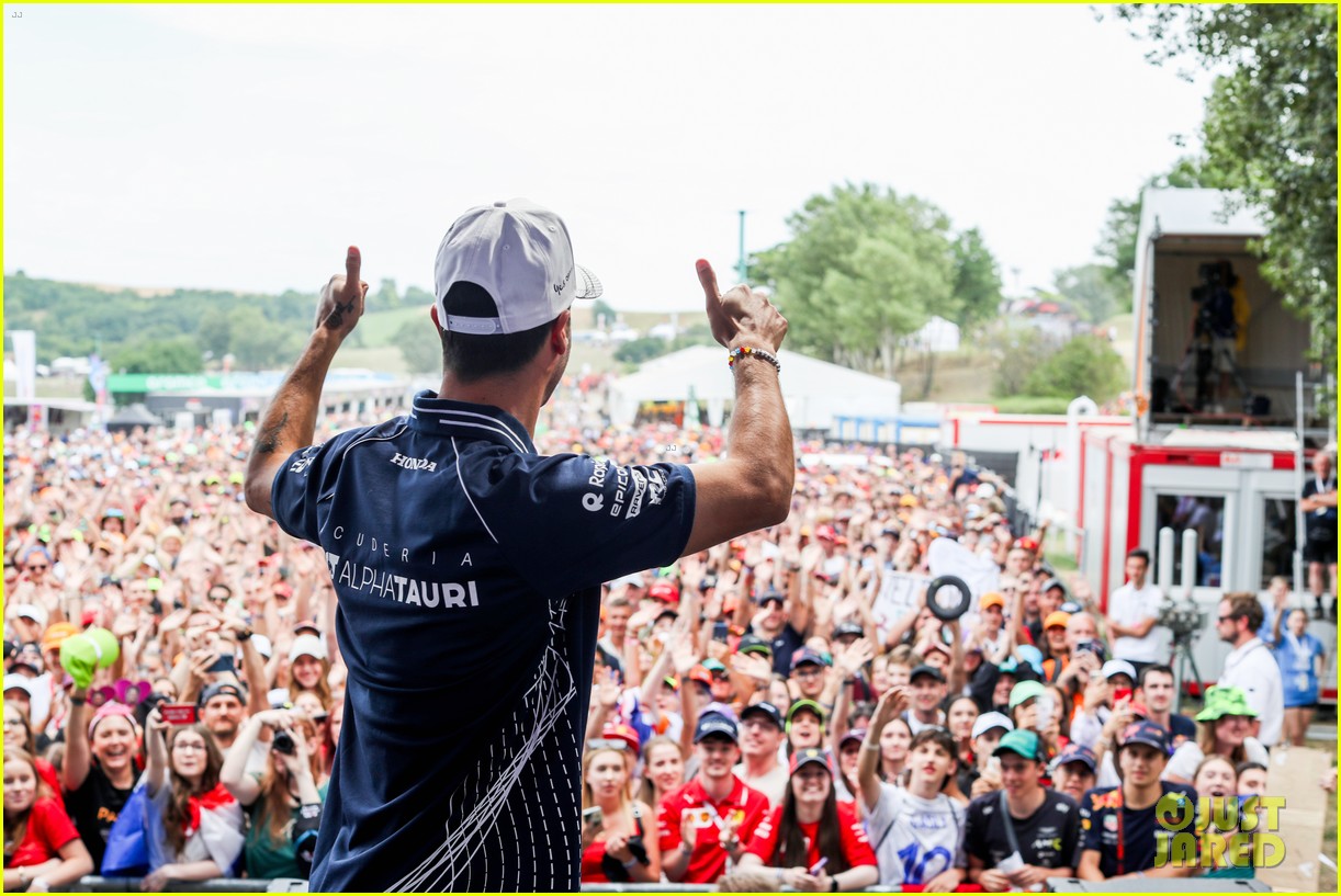 Daniel Ricciardo Gets Enthusiastic Welcome Back From Fans Ahead of F1's ...