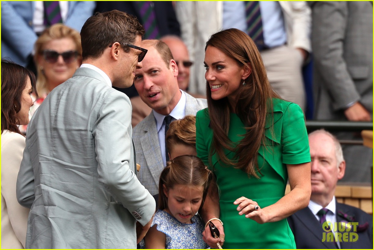 Prince William & Princess Catherine Bring Prince George & Princess ...