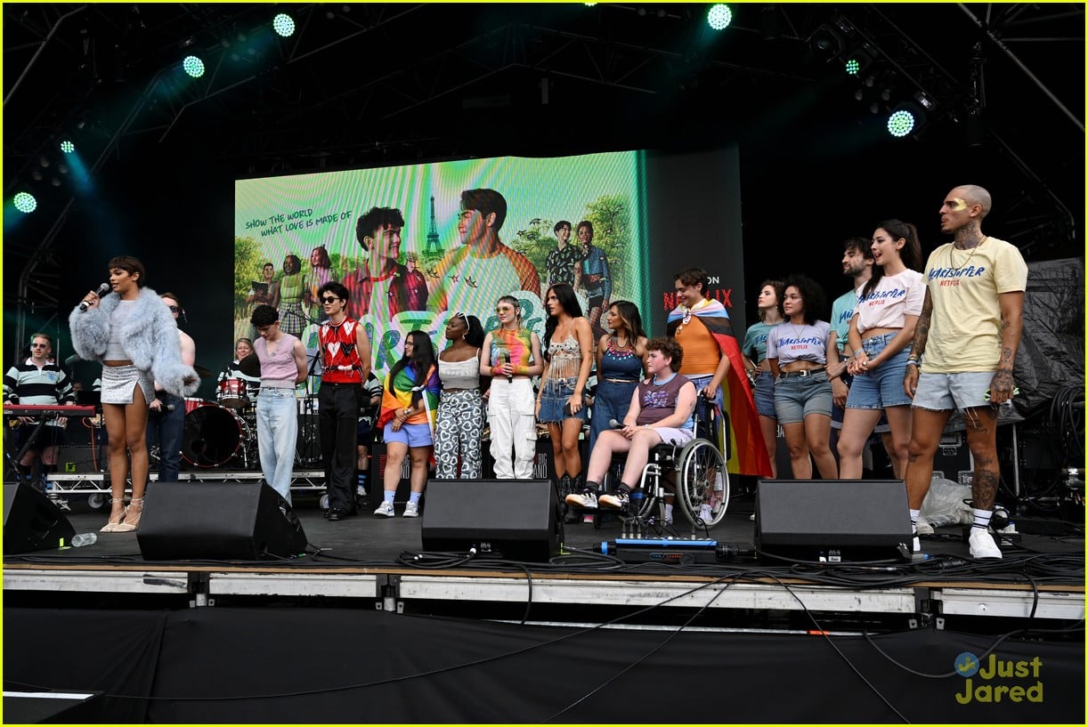 'Heartstopper' Cast Debuts Season Two Teaser at London Pride - Watch ...