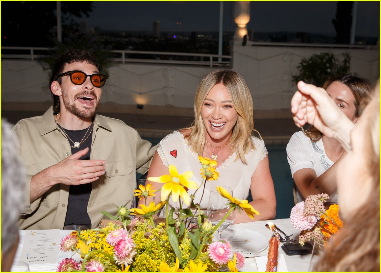 Kirsten Dunst Co-Hosts Coach Launch Party, Attended by Hilary Duff ...
