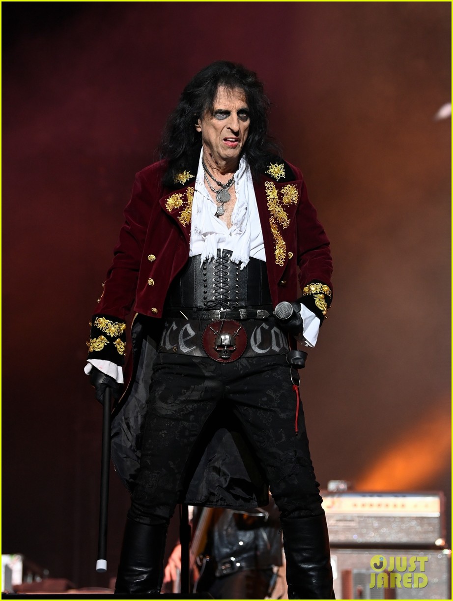 Photo: johnny depp hollywood vampires concert 031 | Photo 4953949 ...