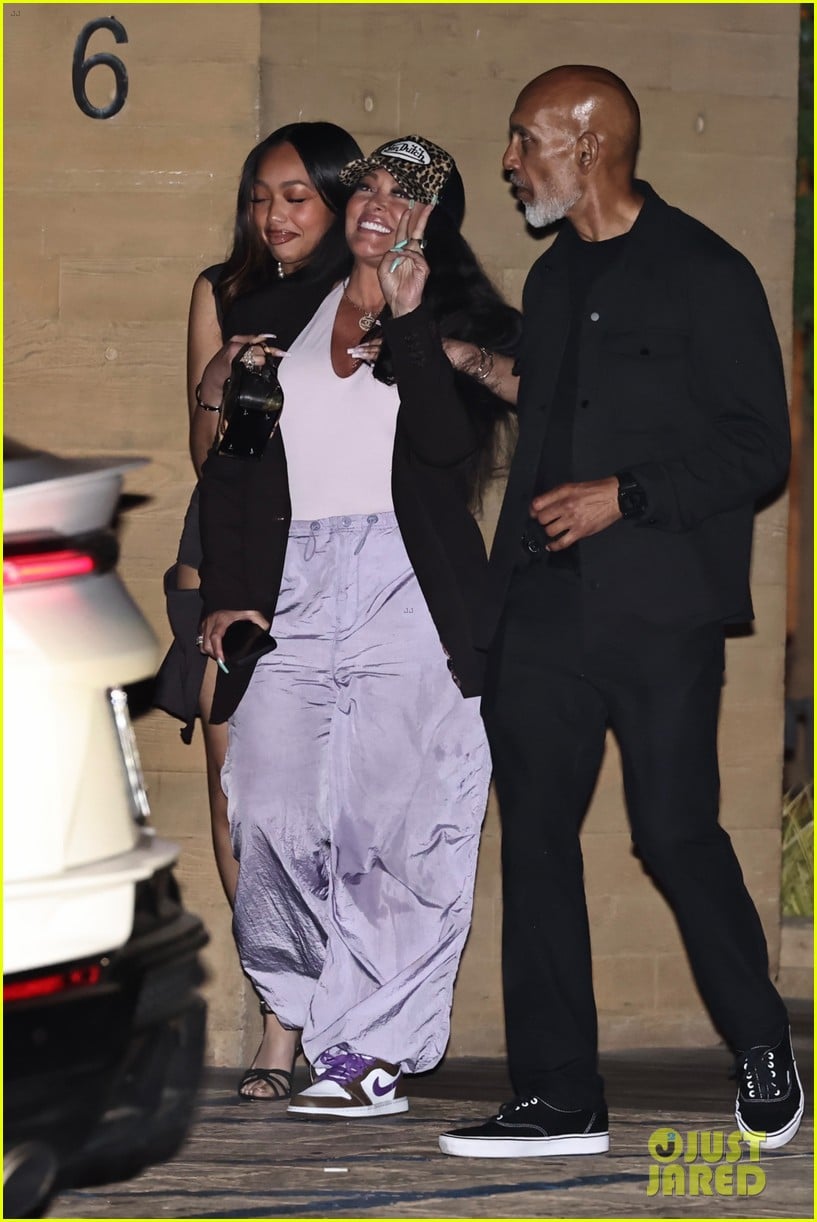 Jordyn Woods & Boyfriend Karl-Anthony Towns Coordinate in Denim After ...