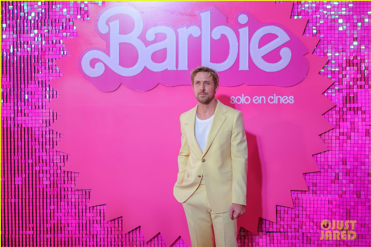 Margot Robbie Channels Earring Magic Barbie For Press Stop in Mexico ...