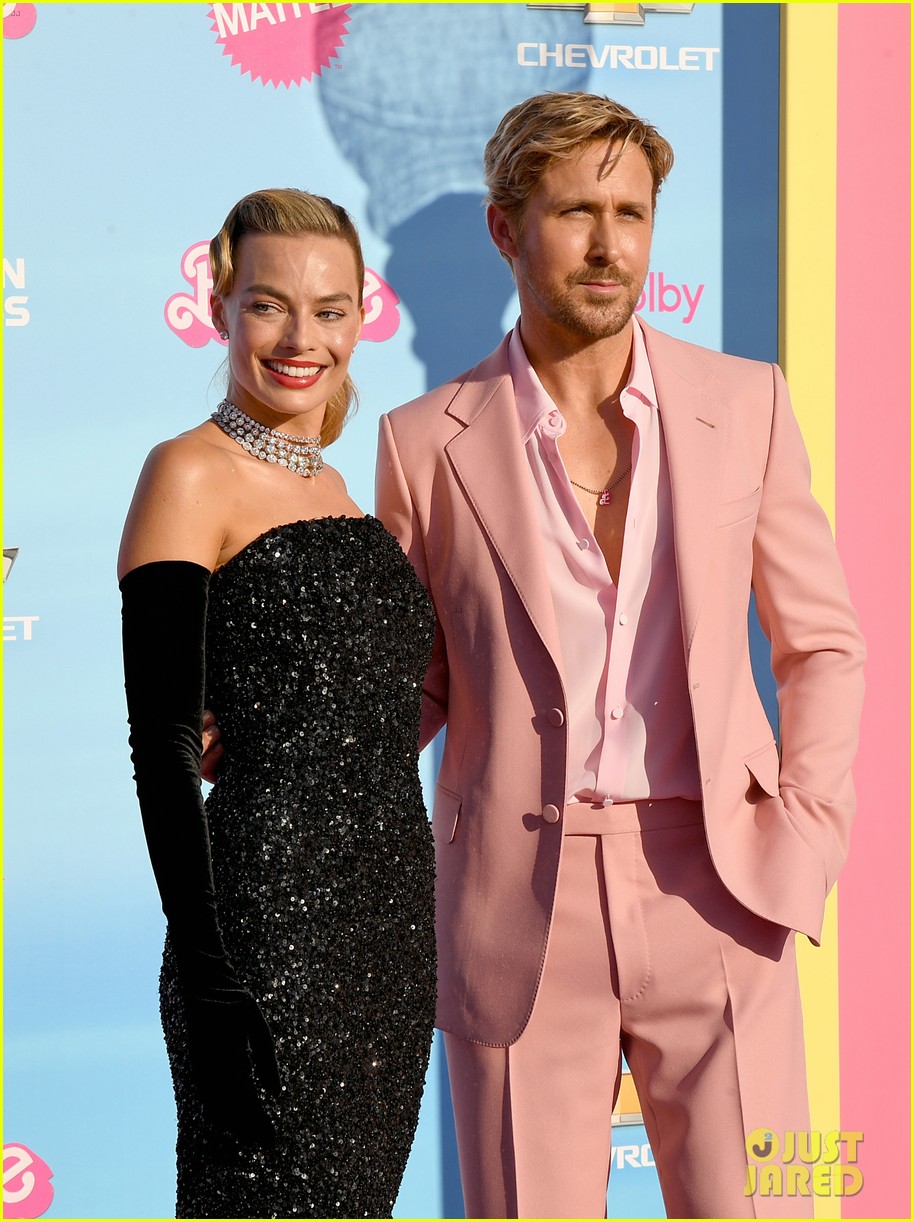 Margot Robbie Channels Solo In The Spotlight Barbie at 'Barbie' Premiere In LA: Photo 4953429 ...