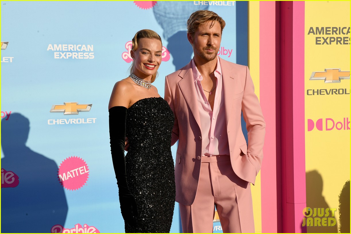 Margot Robbie Channels Solo In The Spotlight Barbie at 'Barbie' Premiere In LA: Photo 4953434 ...