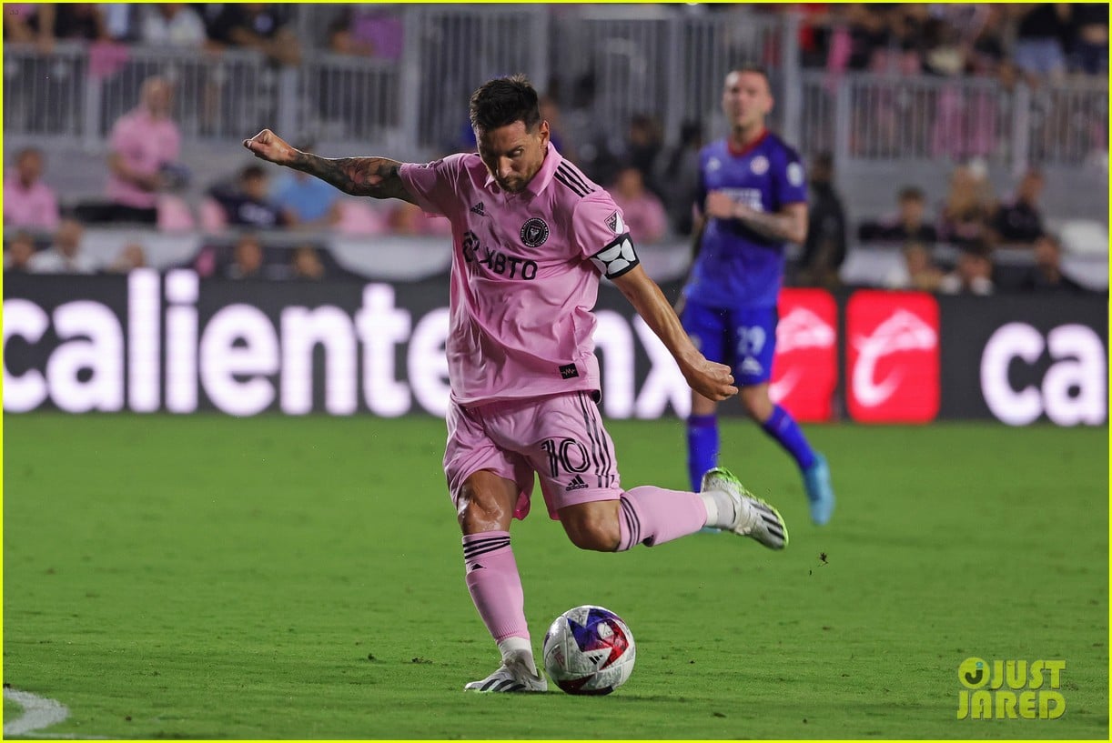 Lionel Messi Makes Game-Winning Goal In Inter Miami Debut - See The Pics!: Photo 4957338 ...