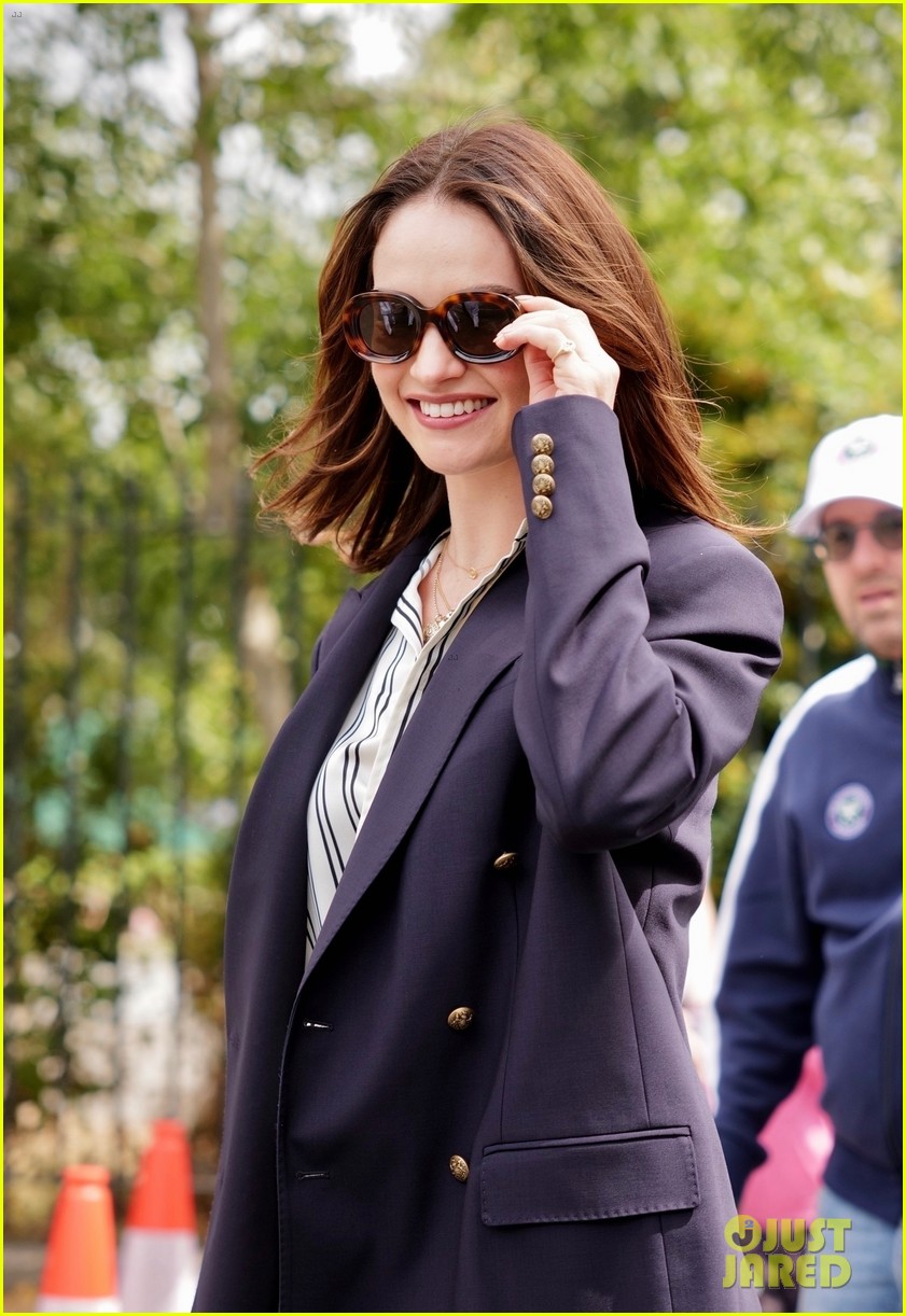 Brad Pitt Along with Daniel Craig, Rachel Weisz, & More Stars Attend ...