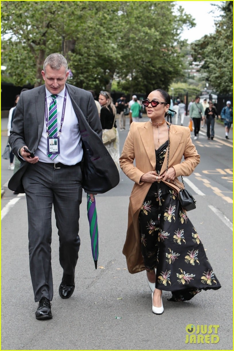 Brad Pitt Along with Daniel Craig, Rachel Weisz, & More Stars Attend ...