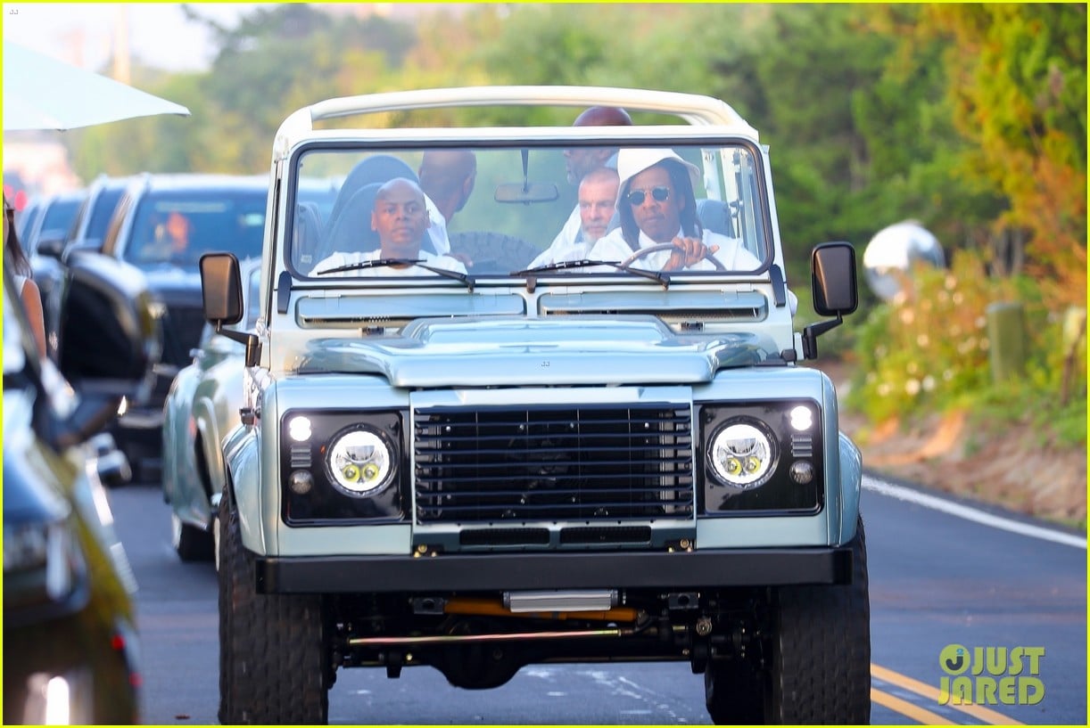 Kelly Rowland Drives with Beyonce's Mom Tina While Arriving at Fourth ...
