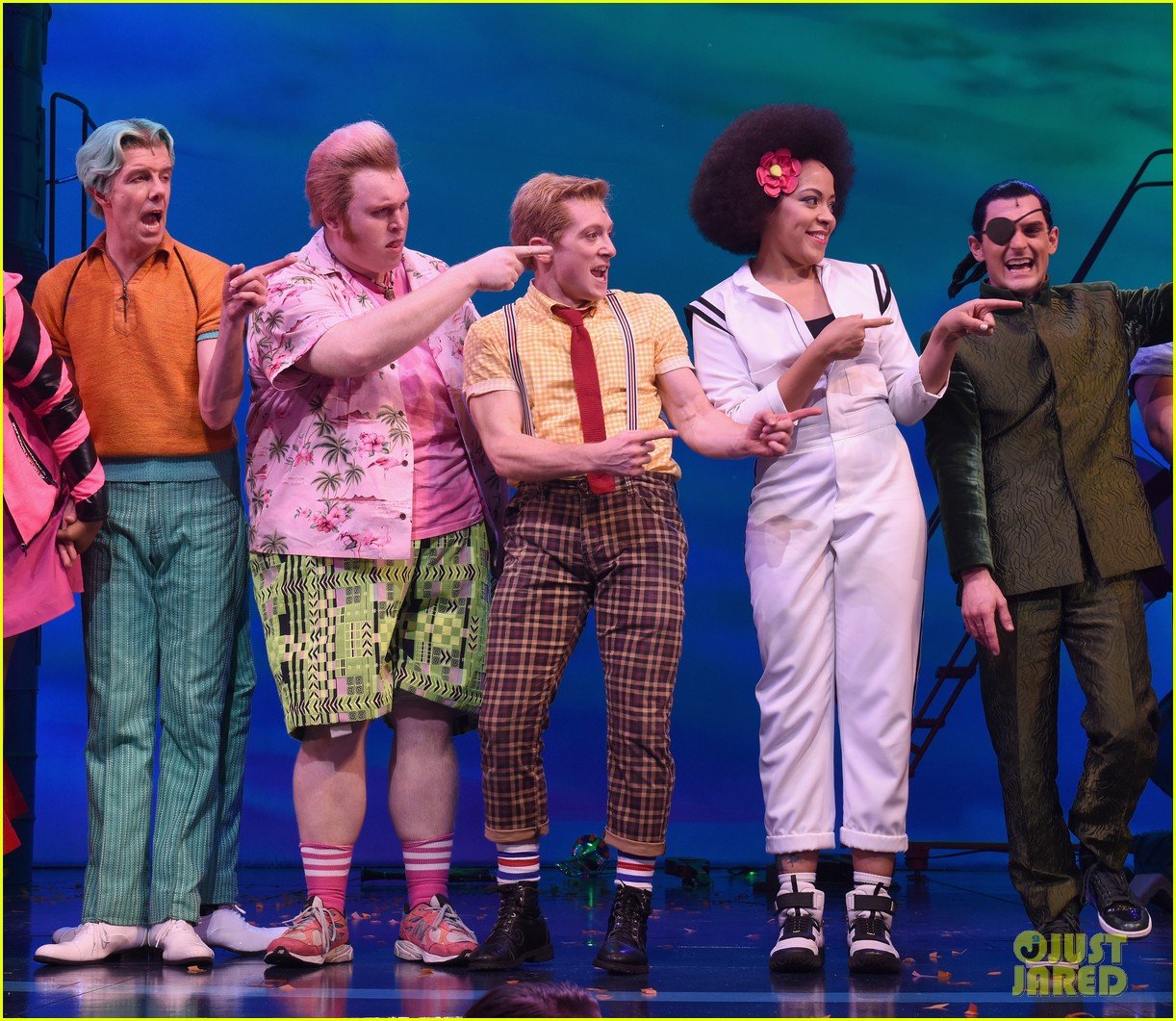 Ariana Grande Dating Ethan Slater, Her 'Wicked' Co-Star & Former ...