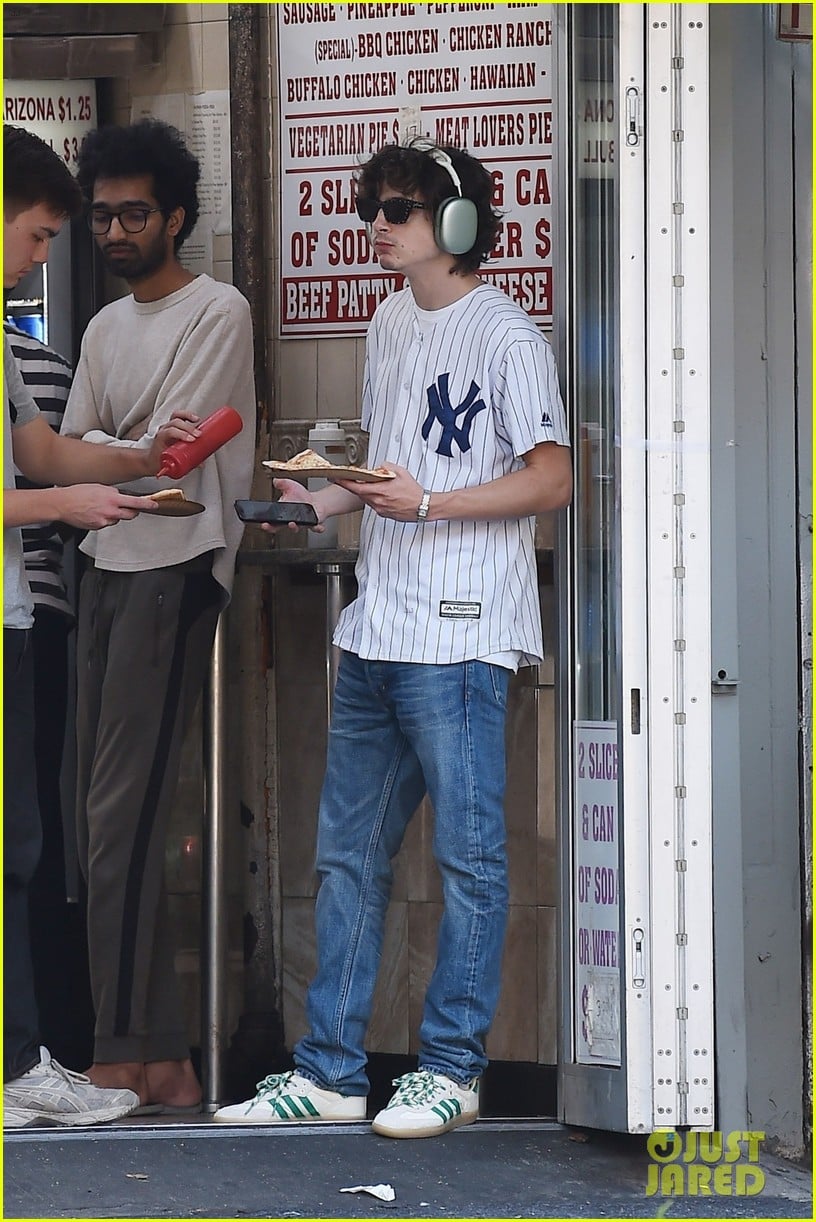 Timothee Chalamet Wears Yankees Jersey While Out Grabbing Slice of ...