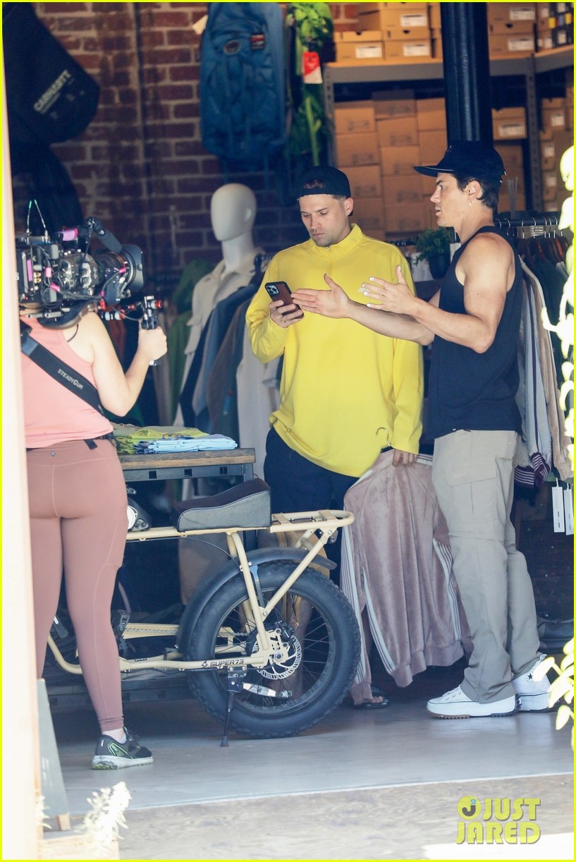 Tom Sandoval & Tom Schwartz Reunite to Film for 'Vanderpump Rules' Season 11 in L.A.: Photo ...