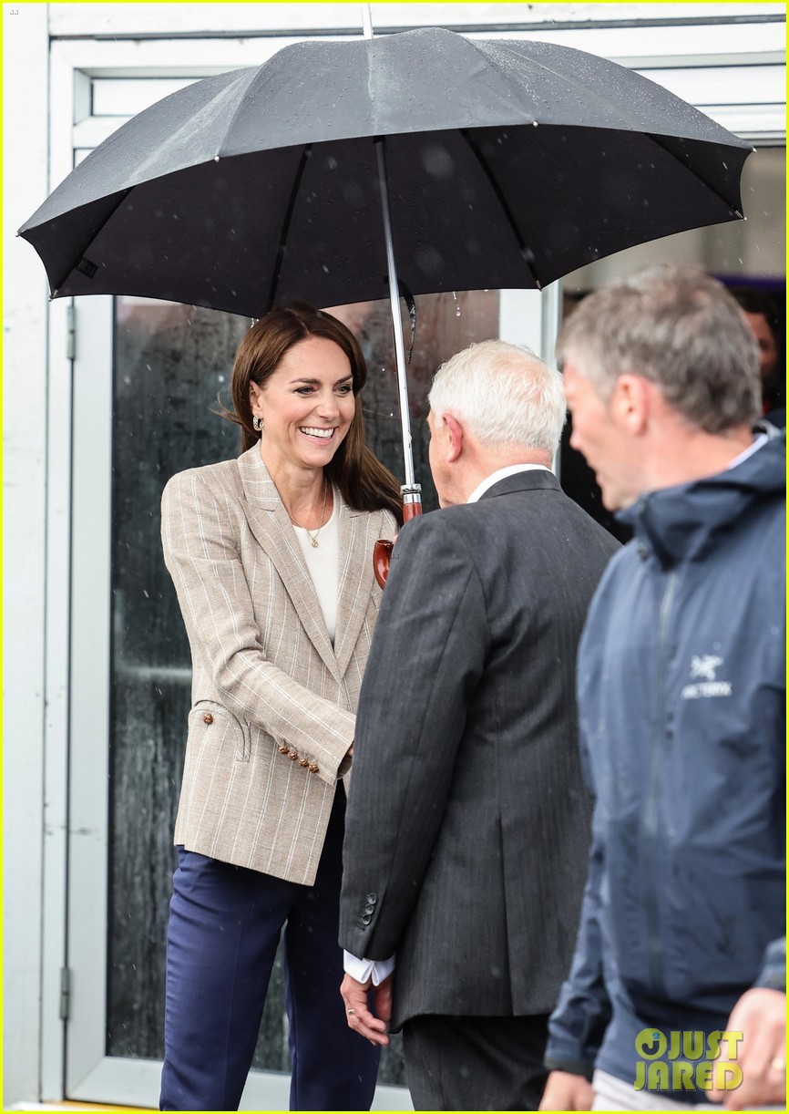 Prince William & Princess Catherine Bring George, Charlotte & Louis To ...