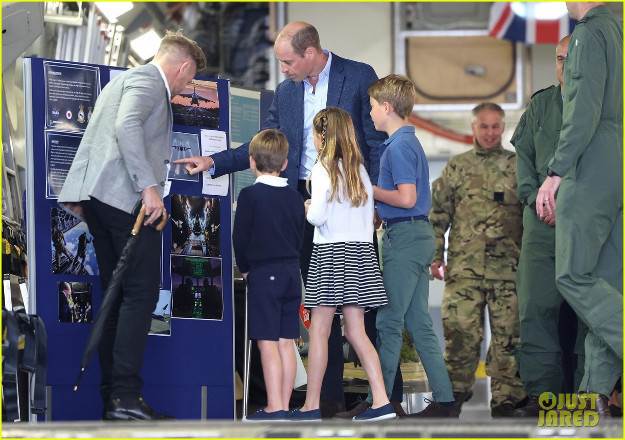 Prince William & Princess Catherine Bring George, Charlotte & Louis To ...