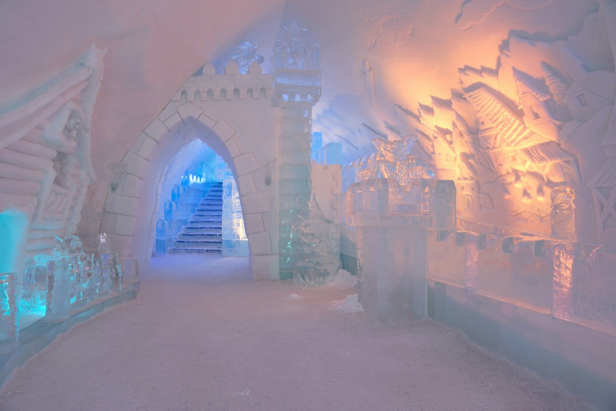 Katie Cassidy & Stephen Huszar Talk Finding Love Off Screen & The One ...