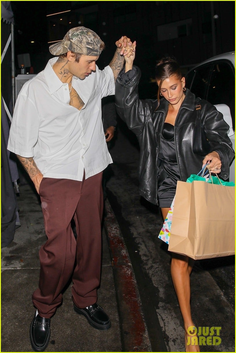Justin Bieber Grabs Dinner With Wife Hailey Amid Rumors Surrounding ...