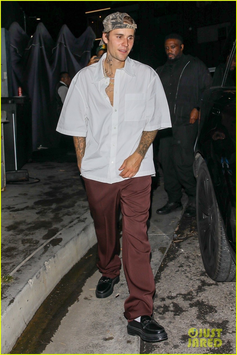 Justin Bieber Grabs Dinner With Wife Hailey Amid Rumors Surrounding