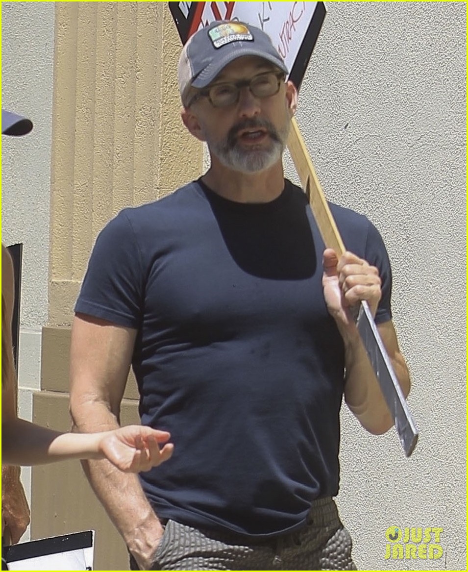 Alison Brie & Dave Franco Join Friend Jim Rash on the Picket Lines ...