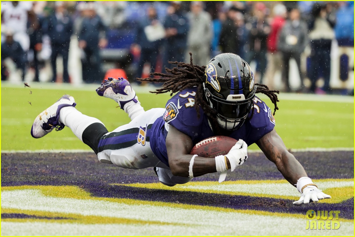 NFL Player Alex Collins Dead at 28, Ravens Team Releases Statement Amid ...