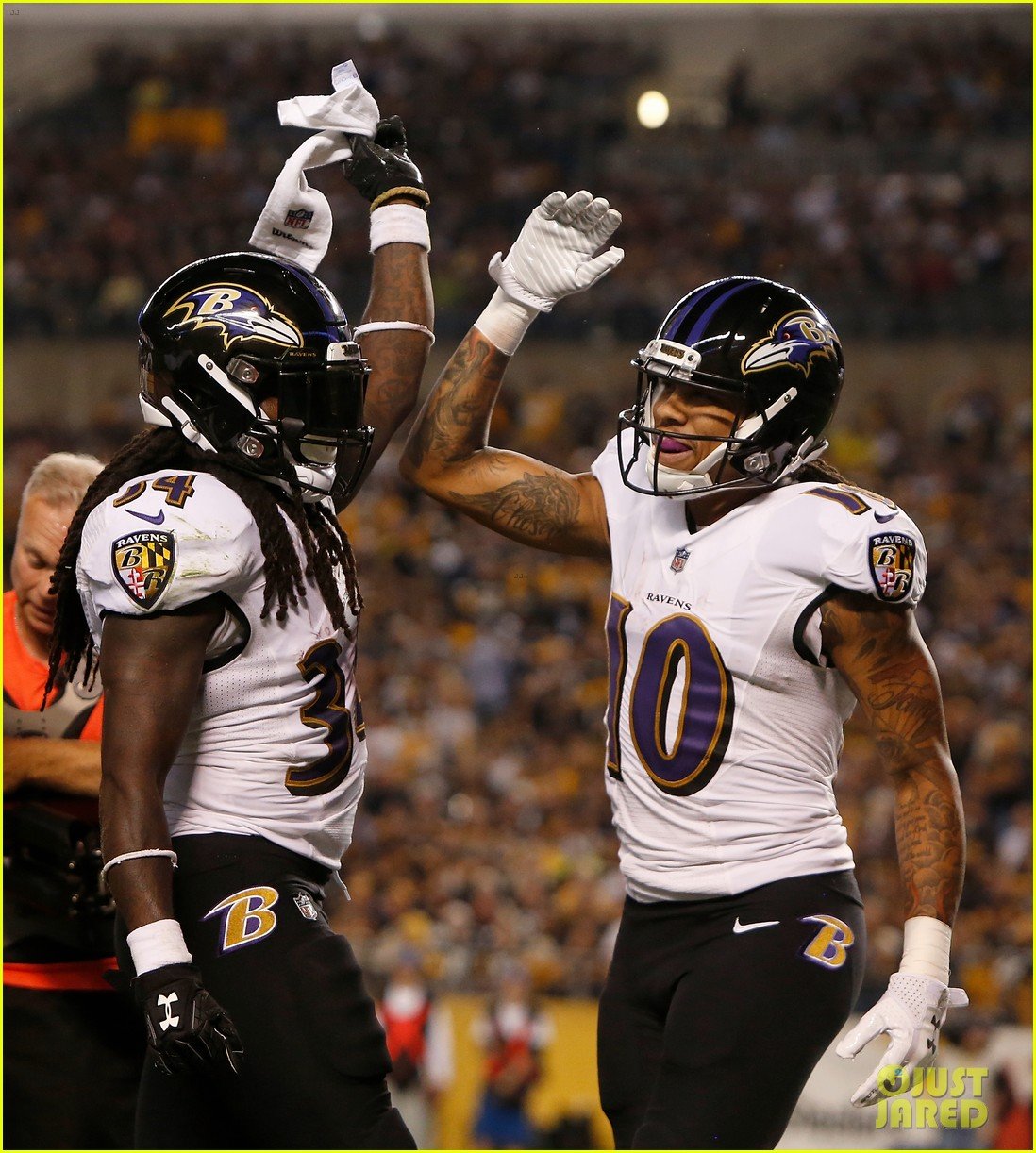 NFL Player Alex Collins Dead at 28, Ravens Team Releases Statement Amid ...