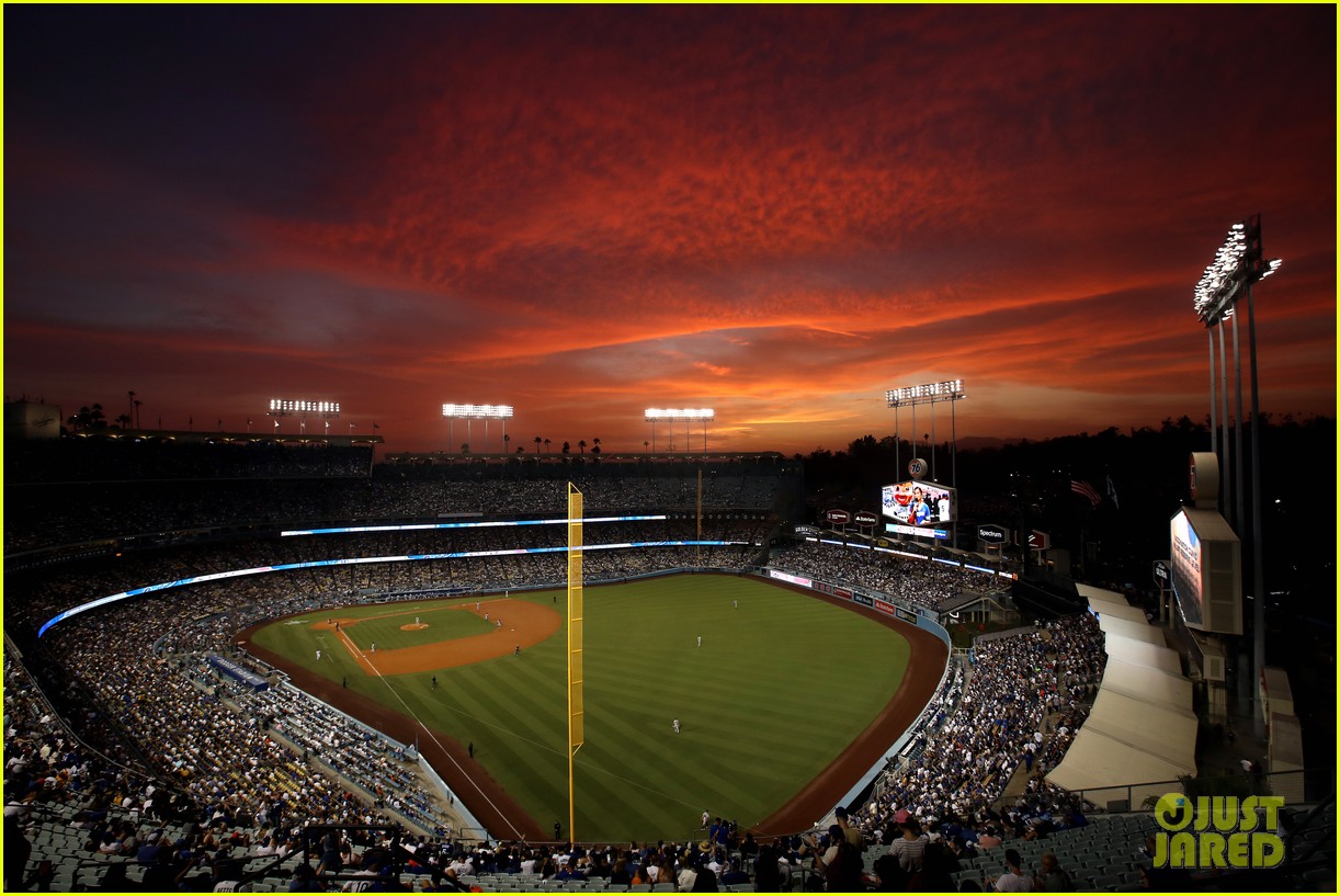 Dodger Stadium Did Not Flood, Viral Parking Lot Photo Debunked & Explained: Photo 4962205 ...