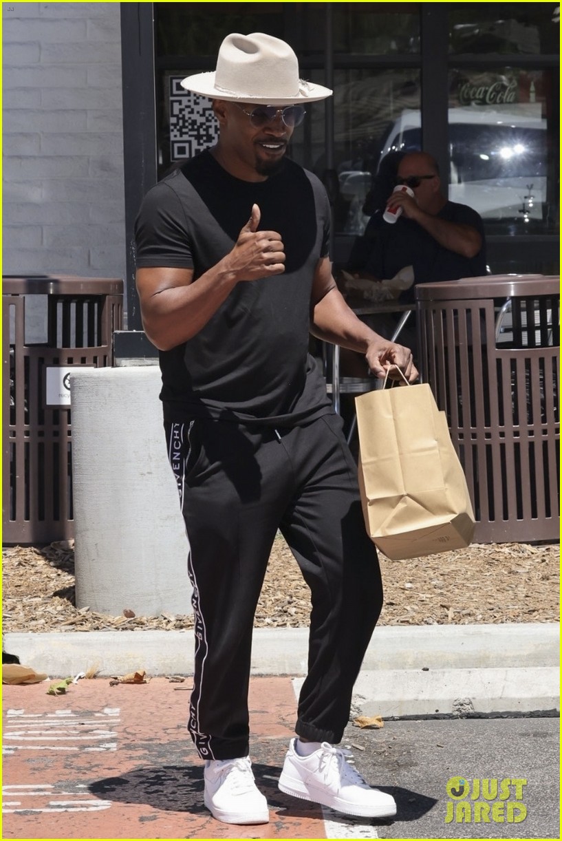 Photo: jamie foxx happy healthy friday outing 14 | Photo 4961668 | Just ...