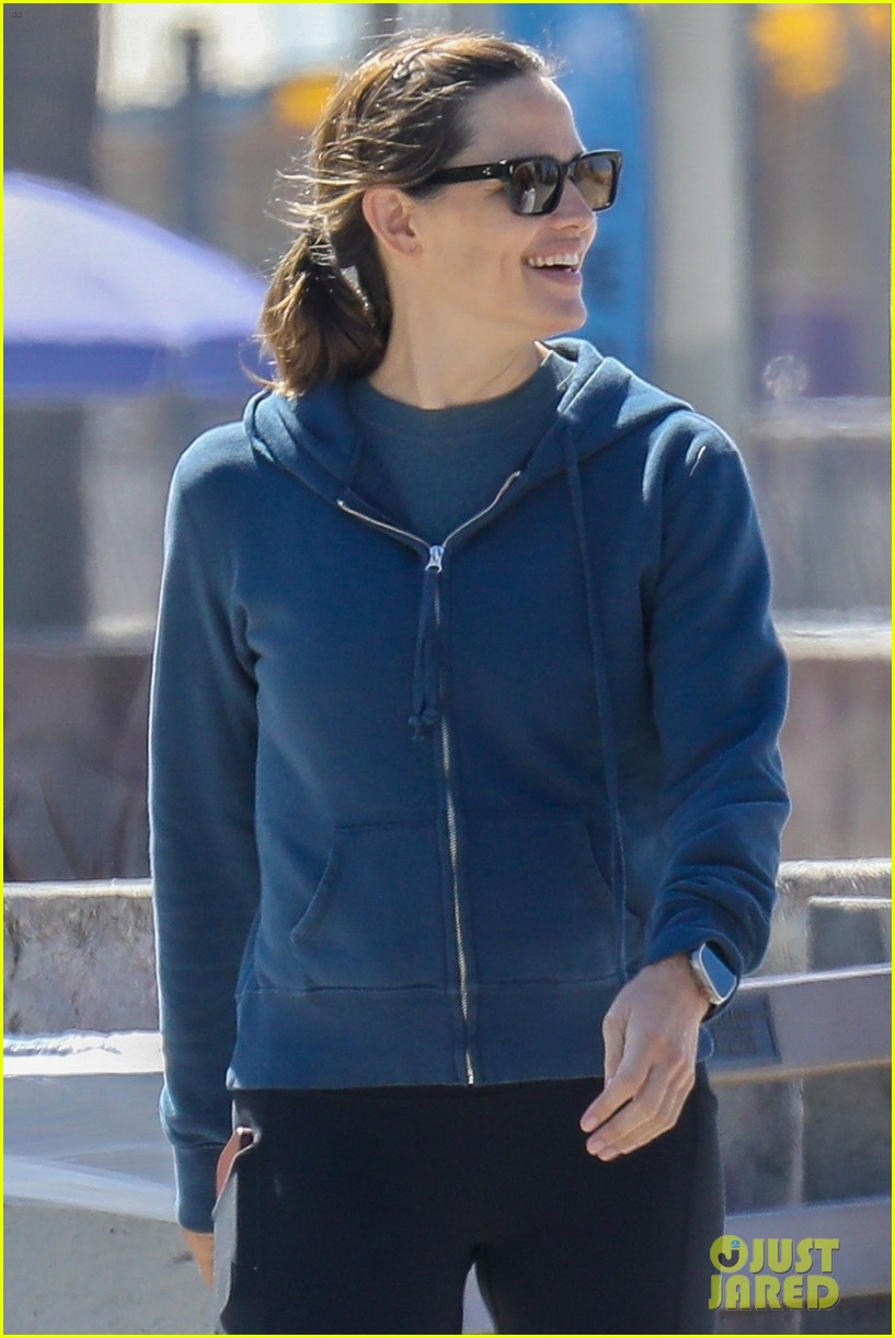 Jennifer Garner & Gina Torres Have an 'Alias' Reunion at the Beach ...