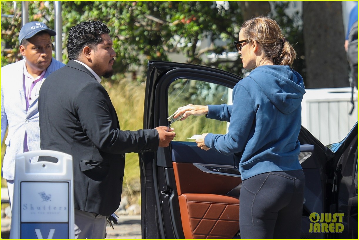 Jennifer Garner & Gina Torres Have an 'Alias' Reunion at the Beach ...