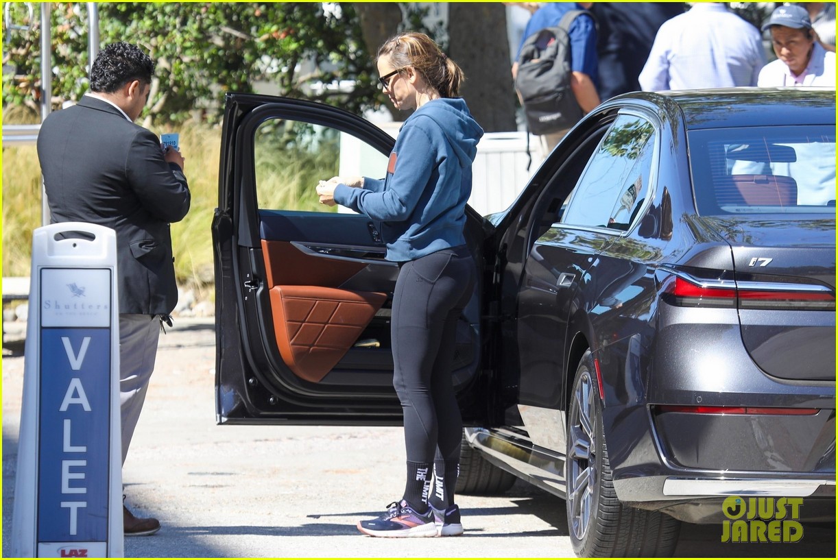 Jennifer Garner & Gina Torres Have an 'Alias' Reunion at the Beach ...