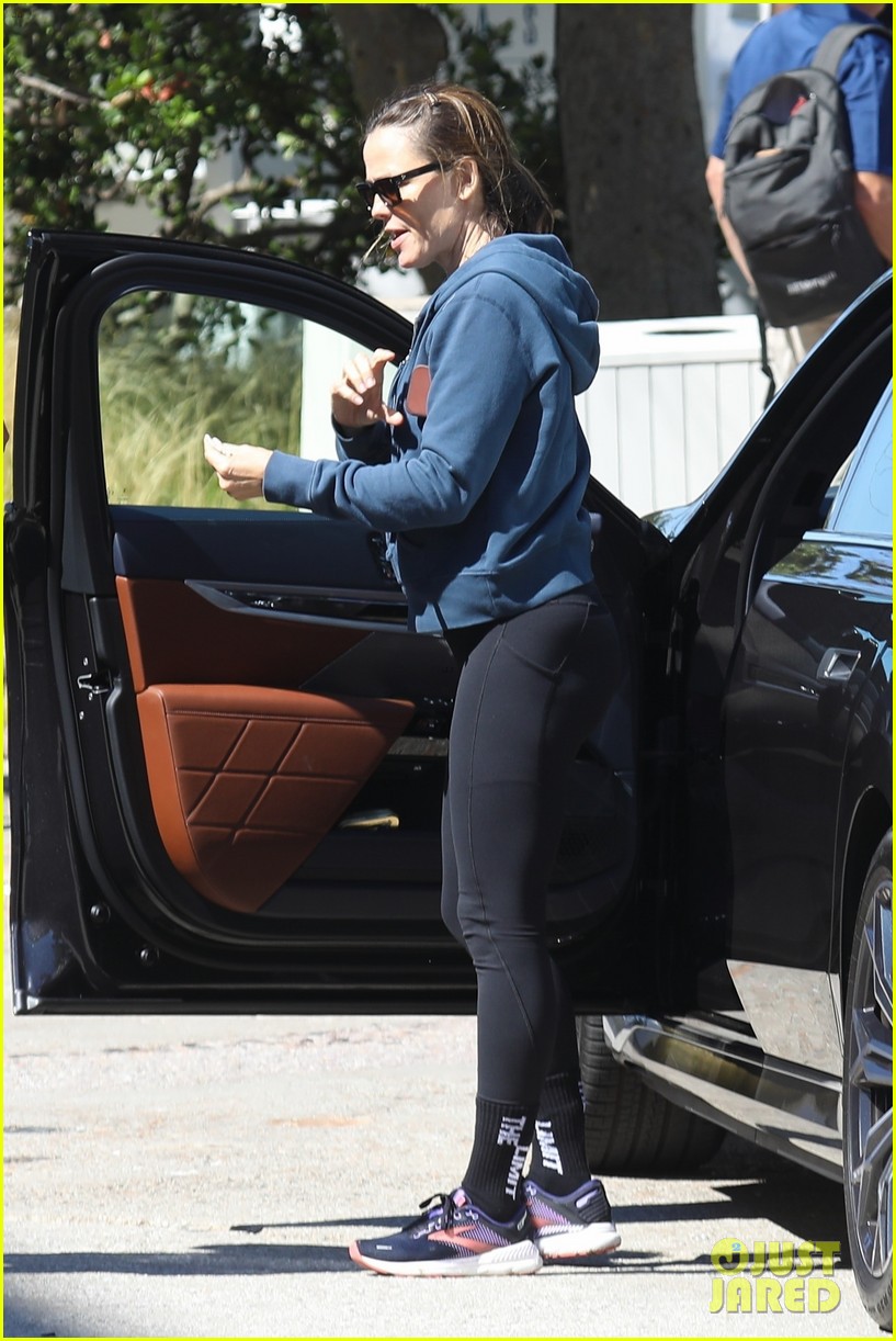 Jennifer Garner & Gina Torres Have an 'Alias' Reunion at the Beach ...