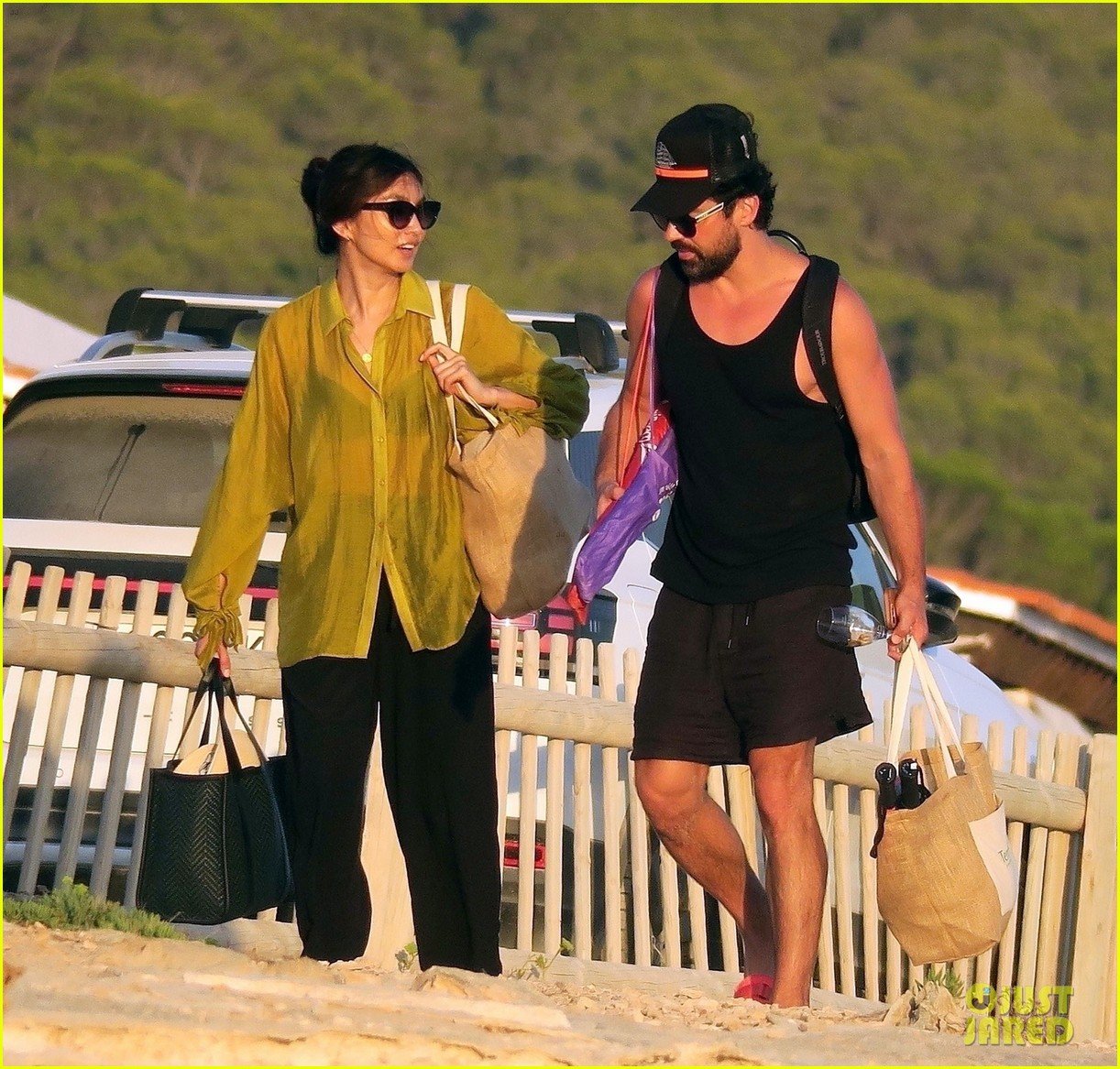 Dominic Cooper Goes Shirtless for Romantic Beach Day with Girlfriend Gemma Chan: Photo 4961415 ...