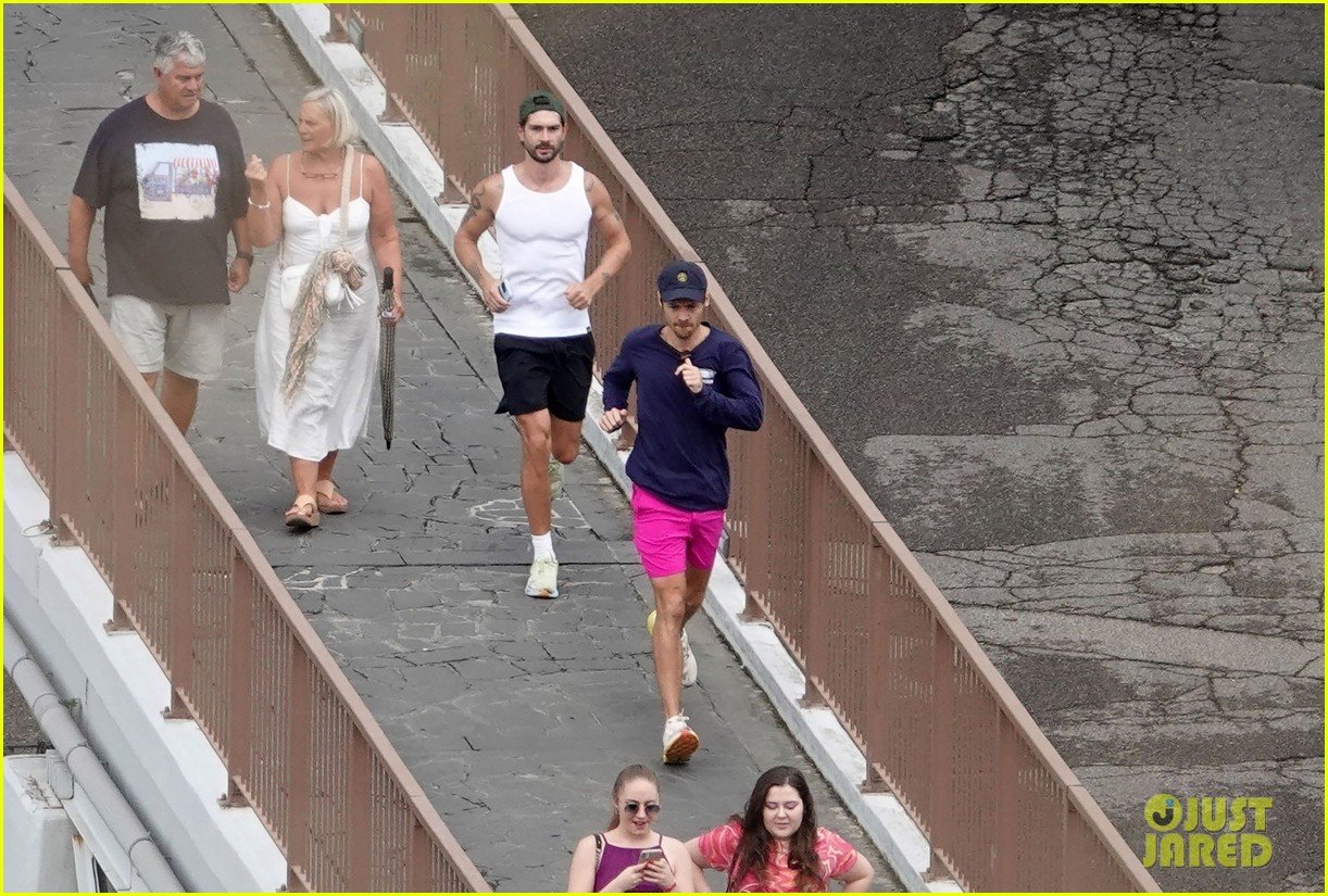 Harry Styles Spotted Jogging Around Italy with His Personal Trainer in ...