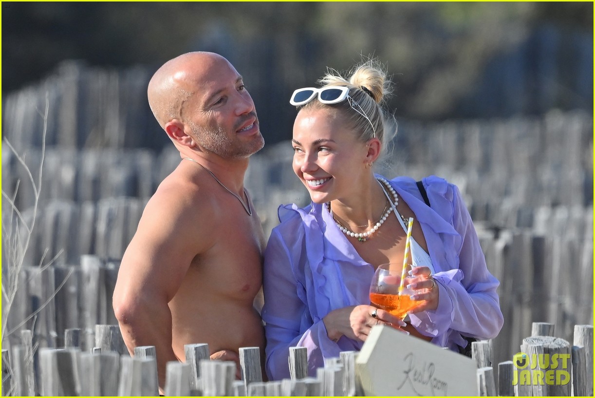 Selling Sunset's Jason Oppenheim Packs on PDA with Danika Tanya: Photo 4962122 | Shirtless ...