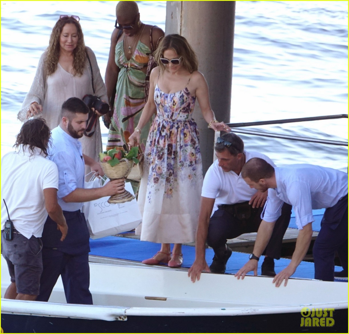 Jennifer Lopez is a Vision in Florals While Vacationing on the Amalfi ...