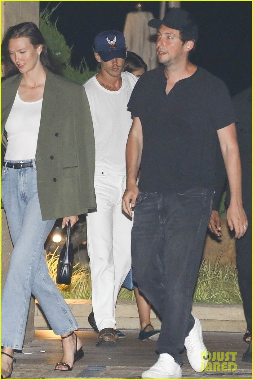 Austin Butler & Kaia Gerber Spotted at Dinner with Karlie Kloss After ...
