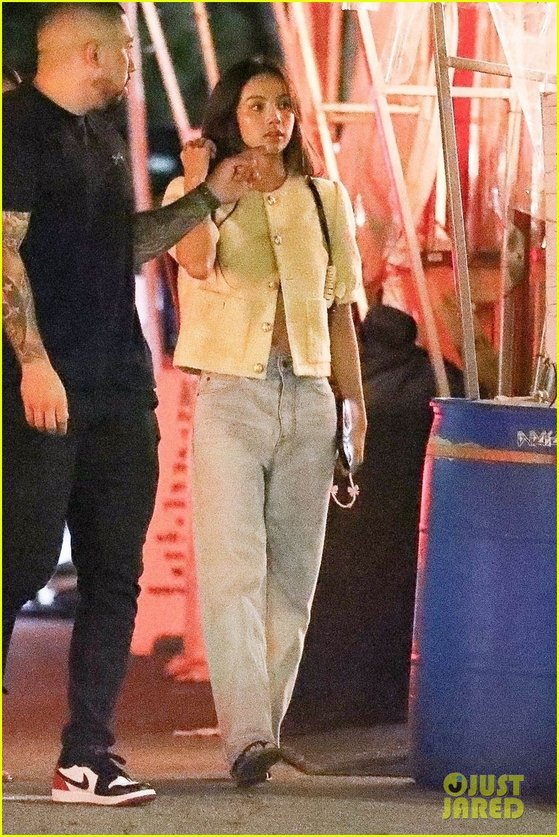 Blackpink's Lisa Enjoys Dinner in Beverly Hills After the K-Pop Group ...