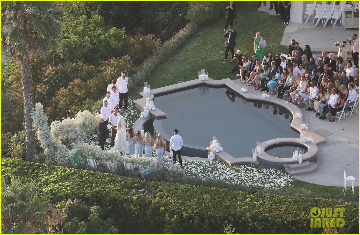 Miley Cyrus is Maid of Honor at Mom Tish Cyrus' Wedding to Dominic ...