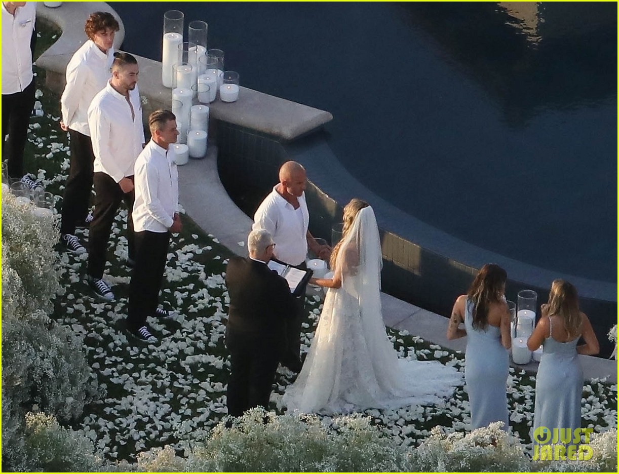 Miley Cyrus is Maid of Honor at Mom Tish Cyrus' Wedding to Dominic ...