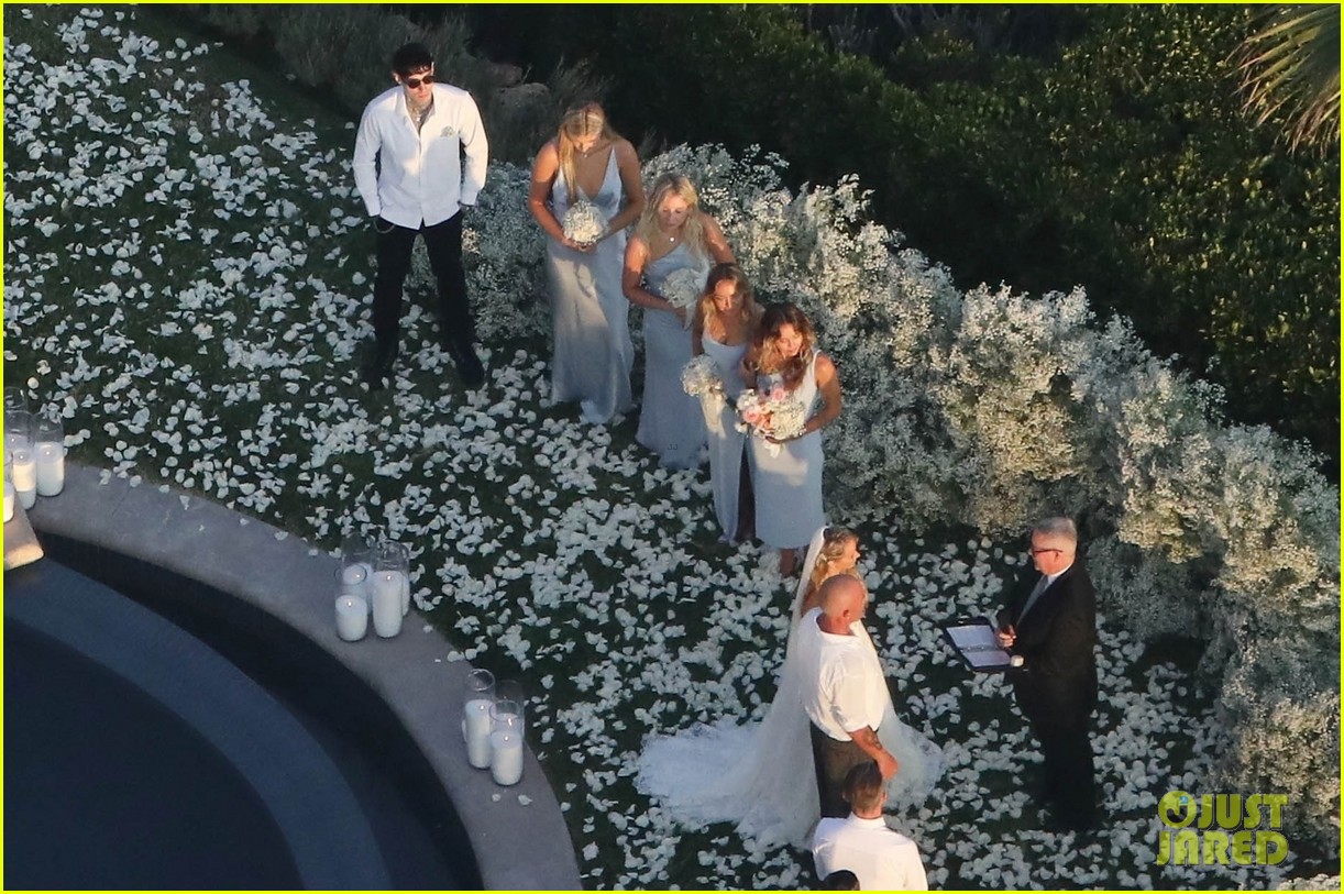 Miley Cyrus is Maid of Honor at Mom Tish Cyrus' Wedding to Dominic ...