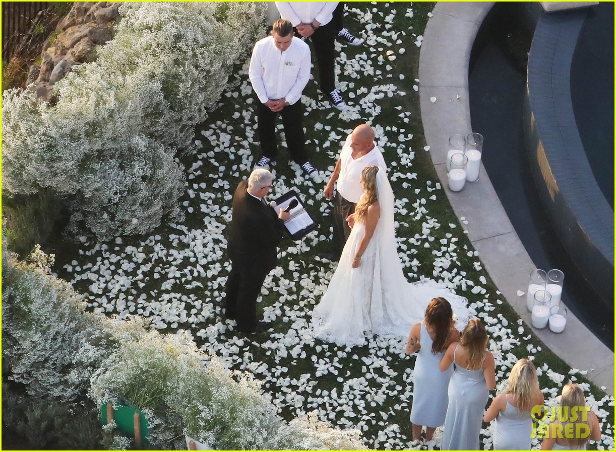 Miley Cyrus is Maid of Honor at Mom Tish Cyrus' Wedding to Dominic ...
