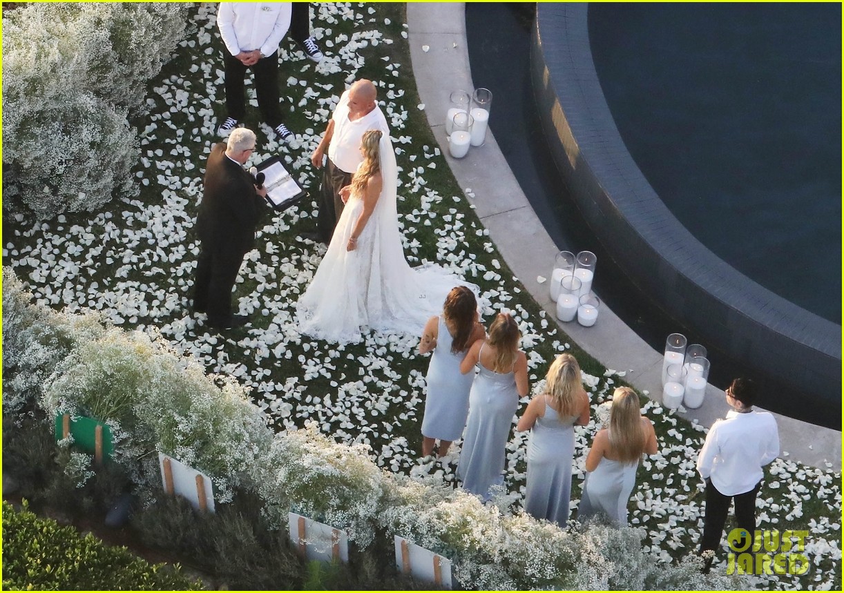 Miley Cyrus is Maid of Honor at Mom Tish Cyrus' Wedding to Dominic ...