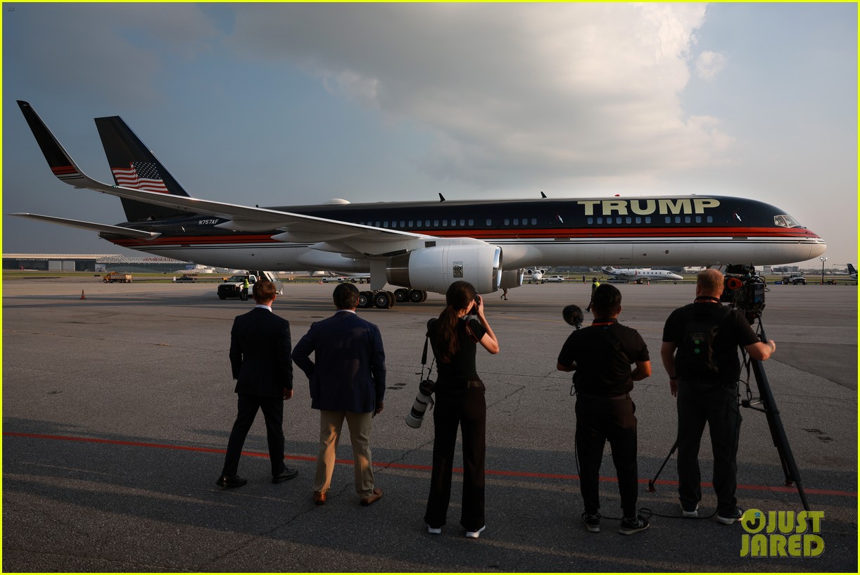 Donald Trump's Height & Weight Revealed Upon Arrest in Atlanta, But ...