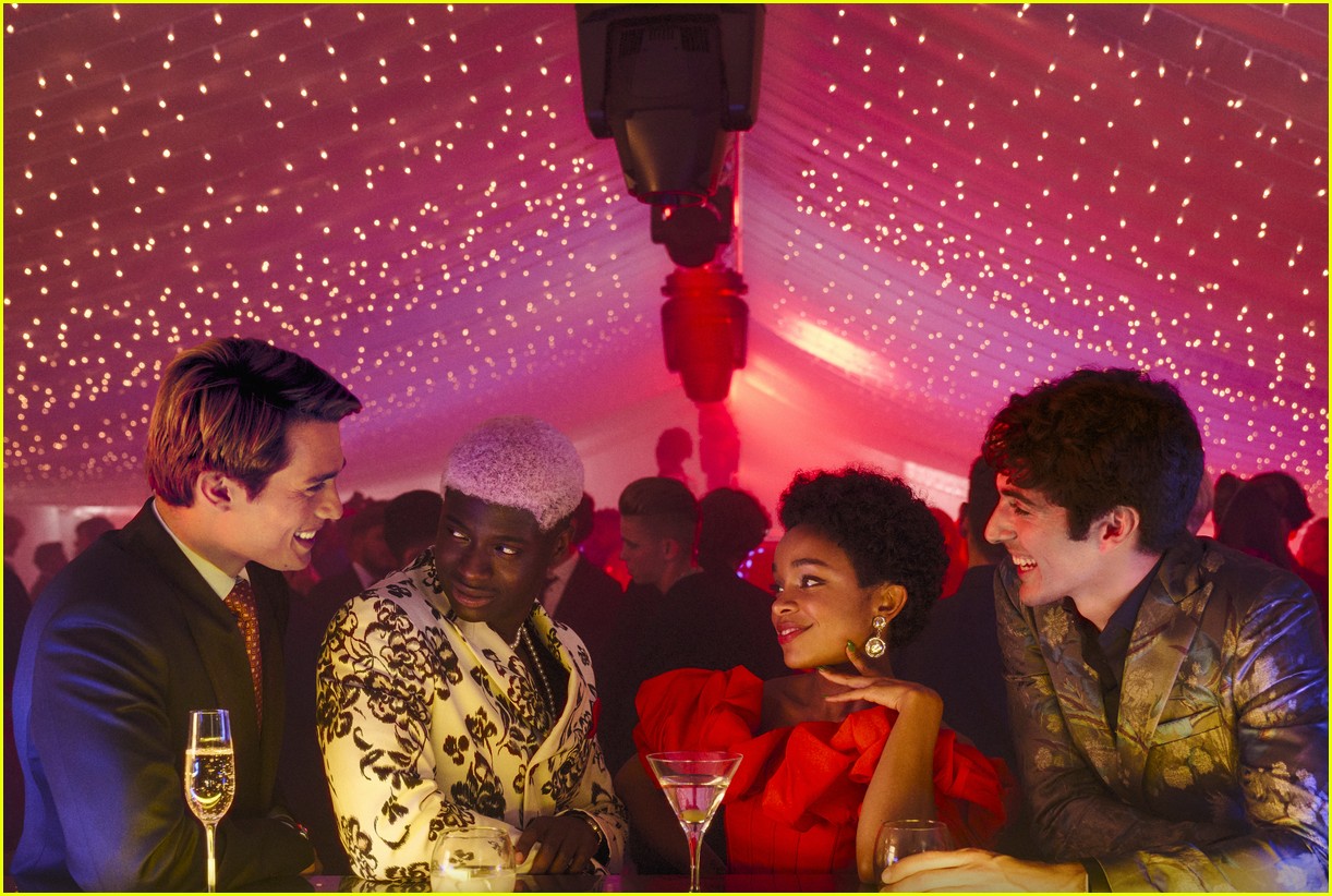 Best Tweets About Uma Thurman's Accent in 'Red, White & Royal Blue' Movie: Photo 4960990 | Uma ...