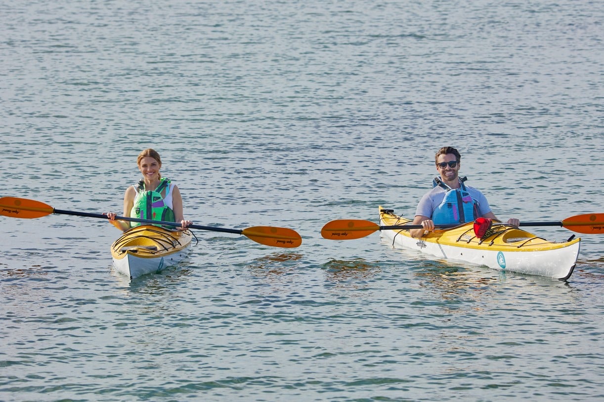 Holland Roden & Corey Cott Rekindle A Summer Romance in Hallmark ...