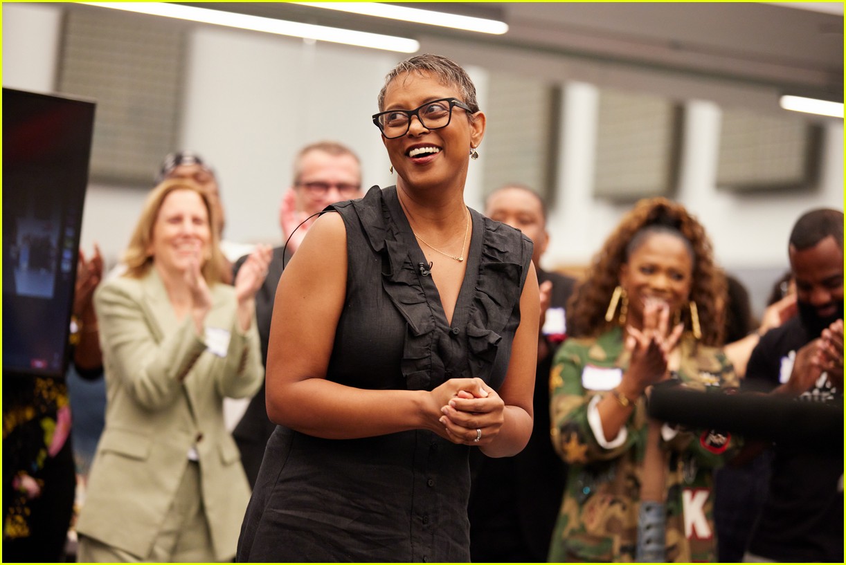 Newcomer Nichelle Lewis to Lead 'The Wiz' Revival on Tour & Broadway ...