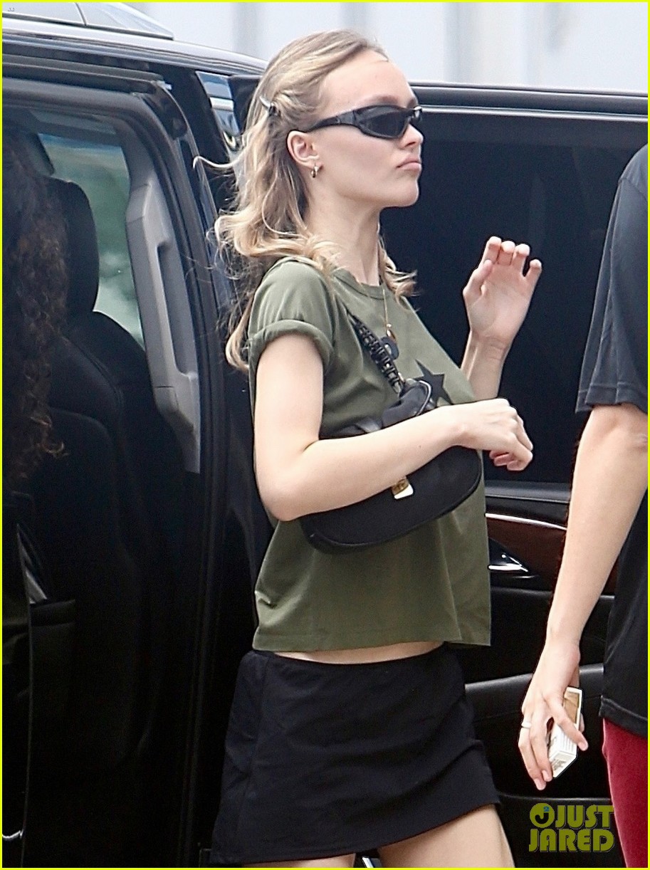 Lily-Rose Depp & Girlfriend 070 Shake Keep Close on Coffee Date in WeHo ...