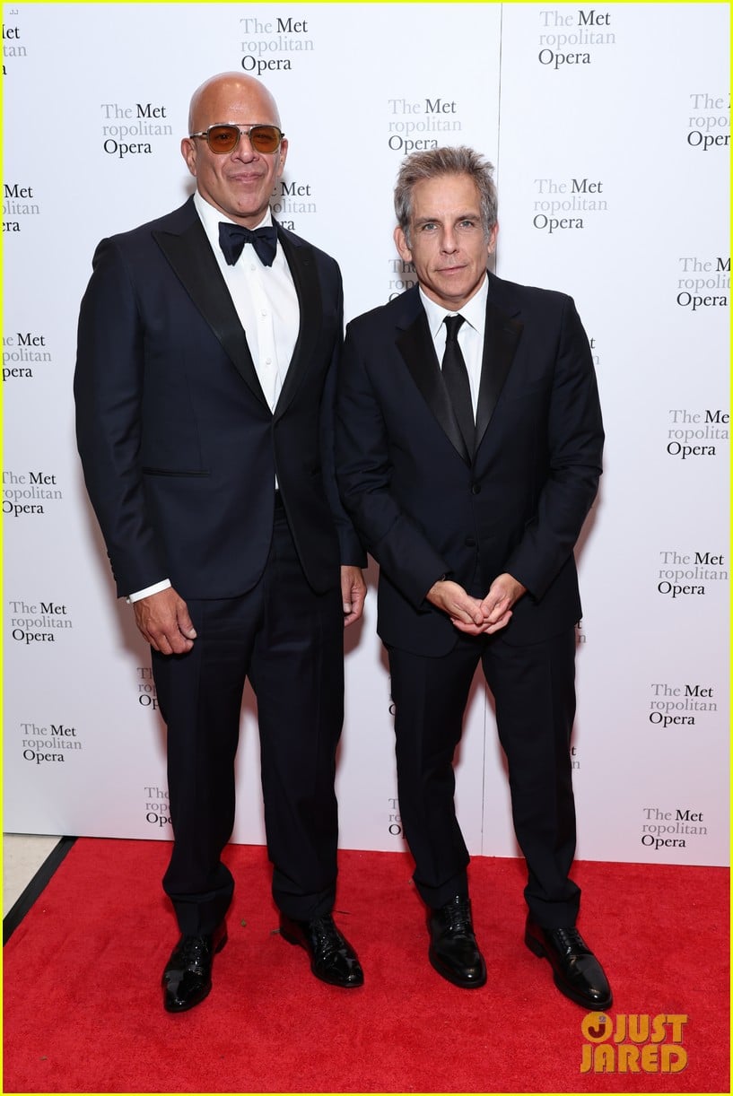 Anne Hathaway Joins Jon Hamm, Angela Bassett & More at Metropolitan ...