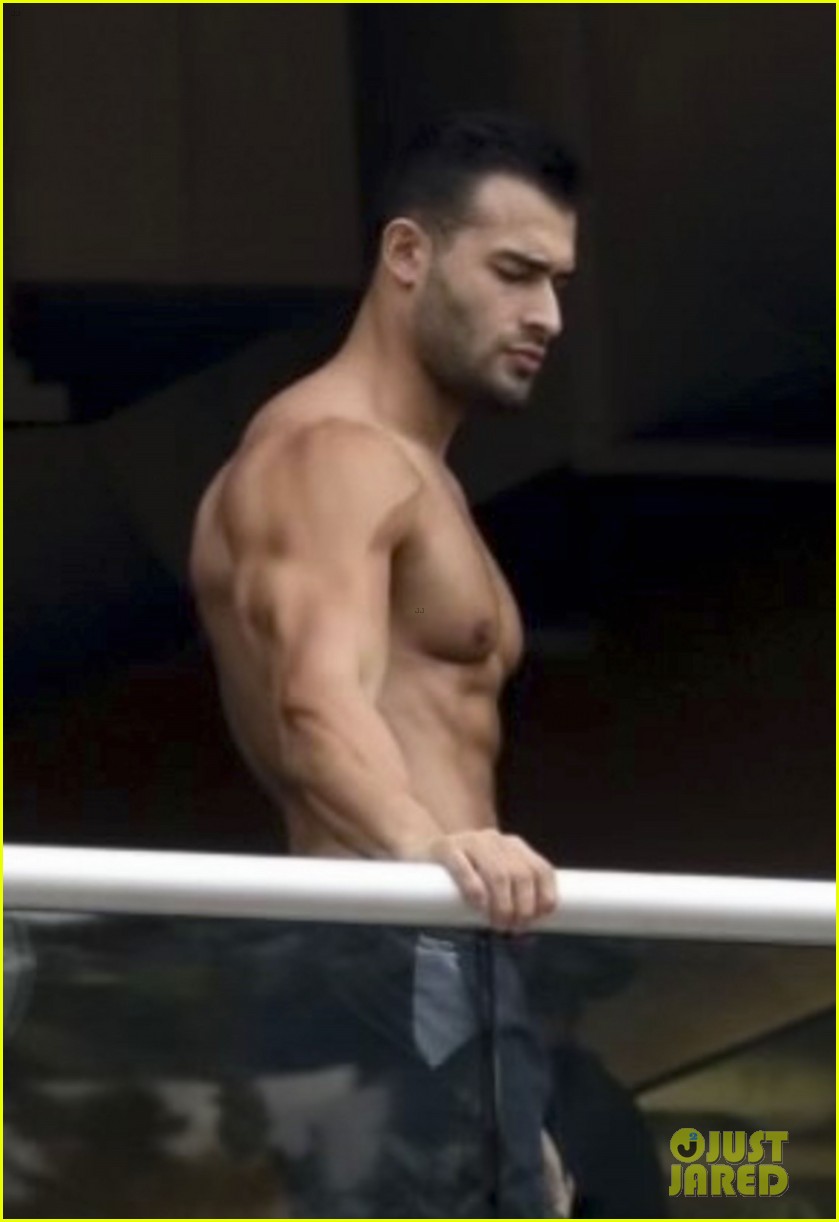 Sam Asghari Looks Ripped in New Shirtless Photos from Gym Session ...
