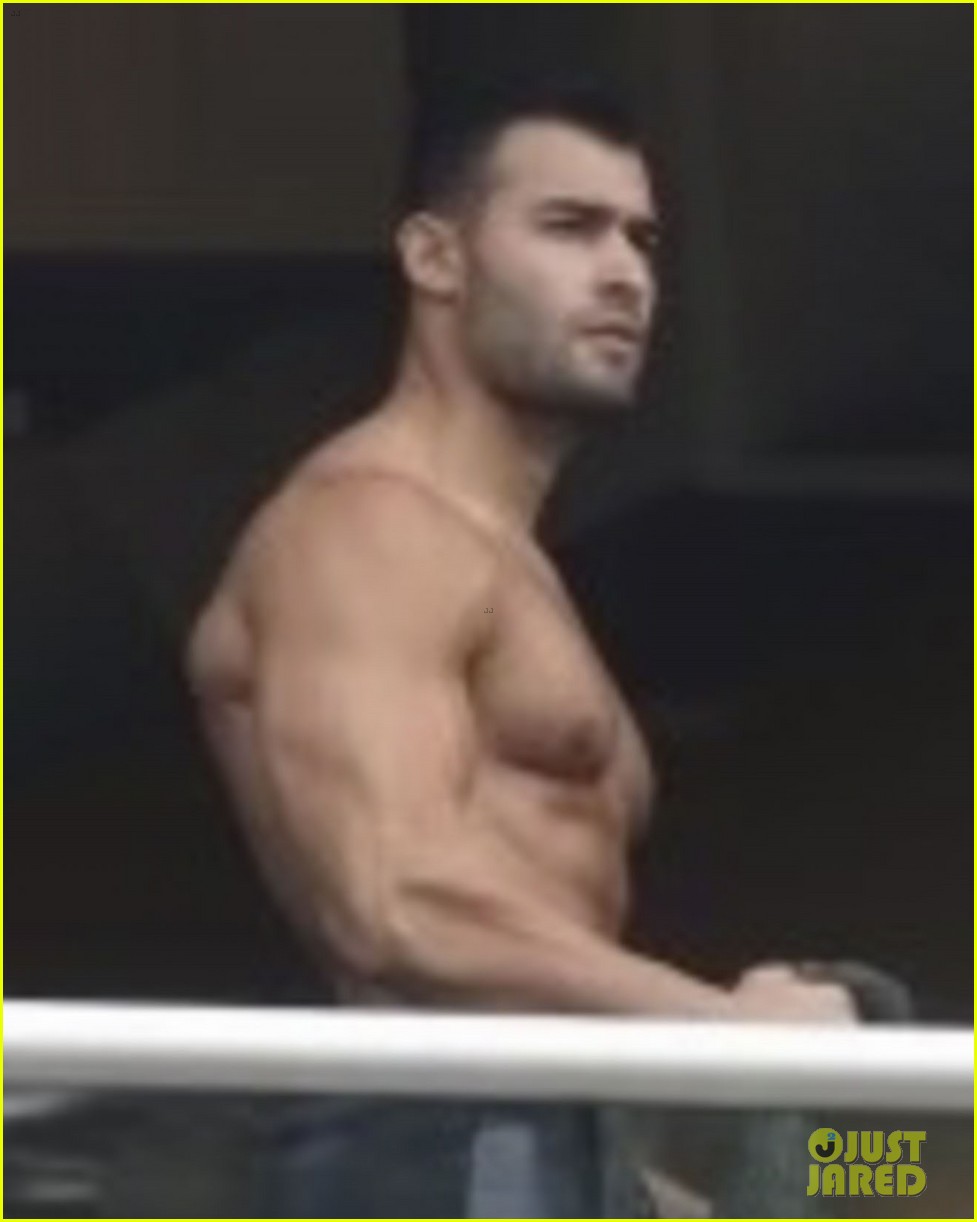Sam Asghari Looks Ripped in New Shirtless Photos from Gym Session ...