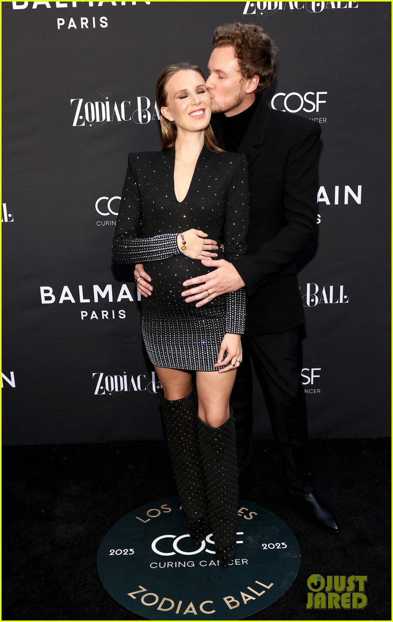 Barron Hilton & Wife Tessa Announce They're Expecting Baby No. 3 at ...